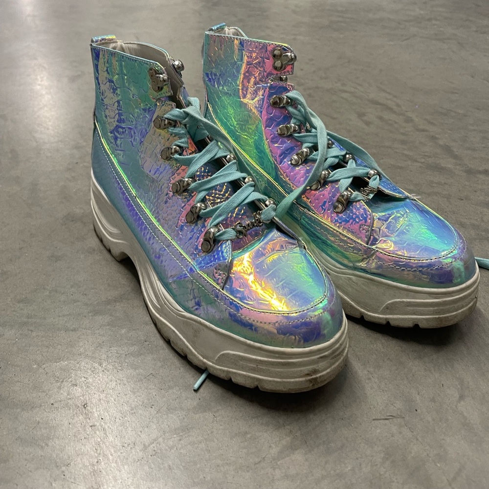 Blue Iridescent Holographic Sneakers - Gem